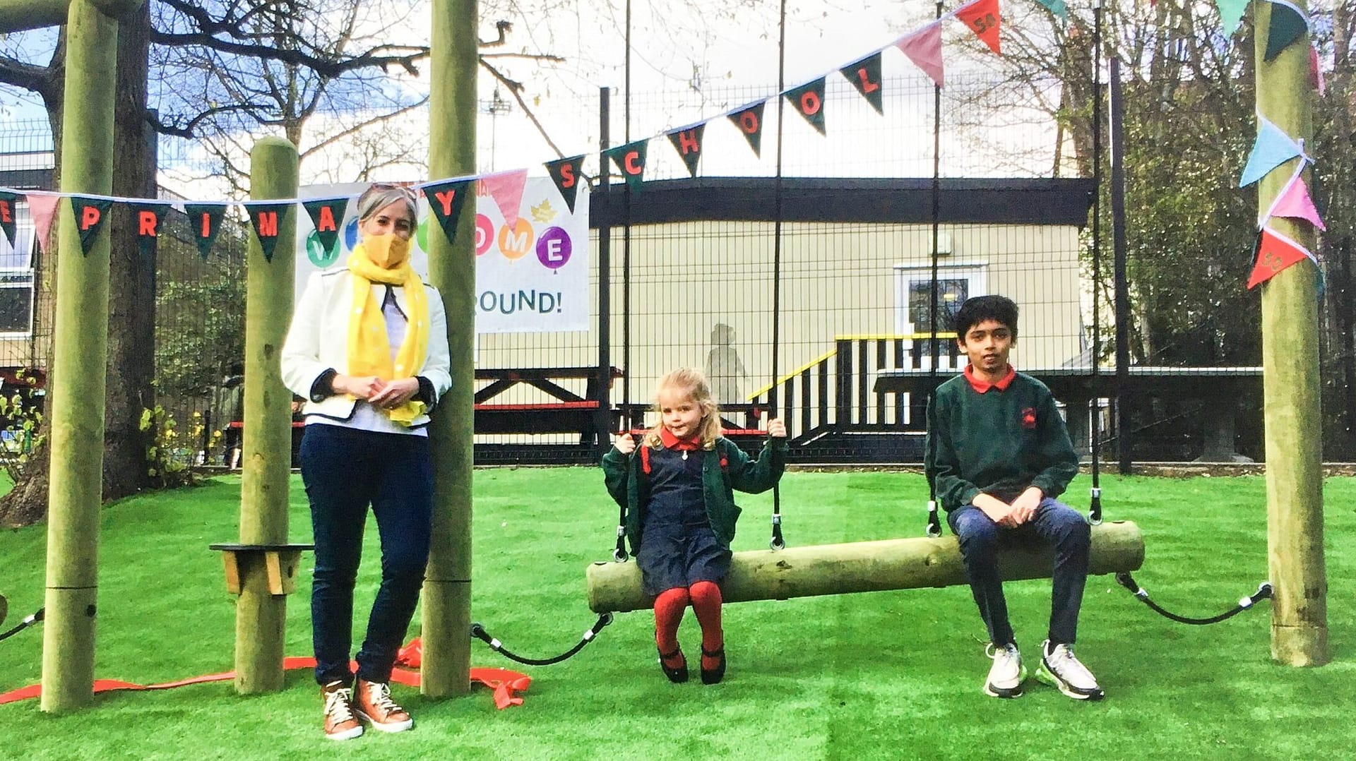 Daisy Cooper MP cuts ribbon for junior school’s new playground - Daisy Cooper