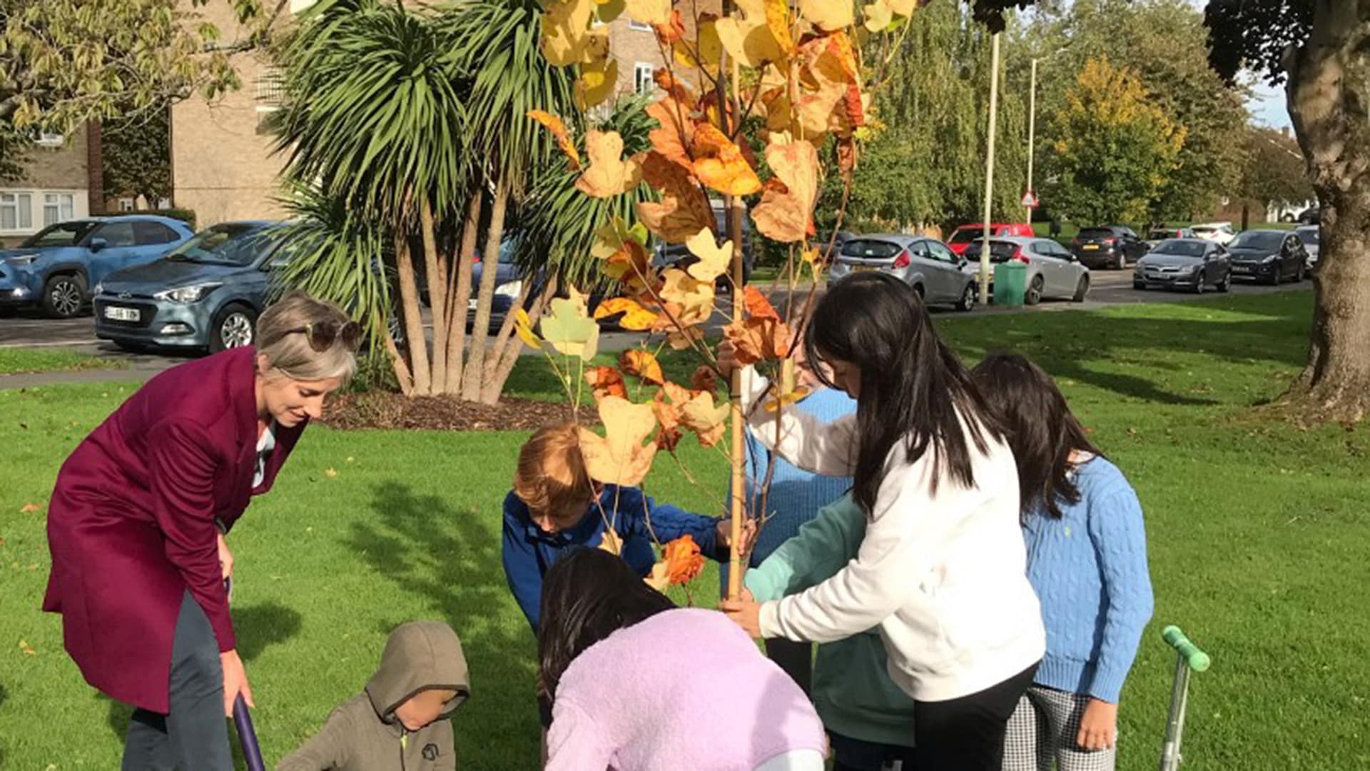 Daisy Cooper joins residents of Marshalswick in planting memorial tree ...